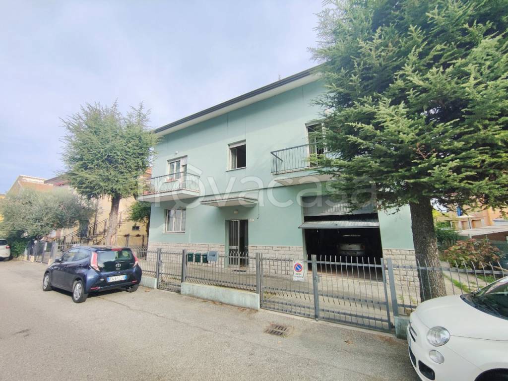 Casa Indipendente in vendita a Rimini via Resia, 34