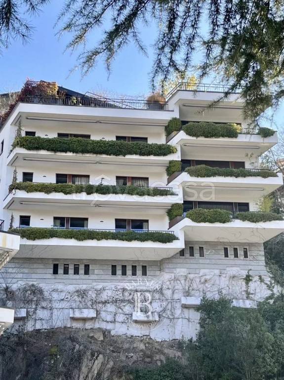 Villa in vendita a Campione d'Italia