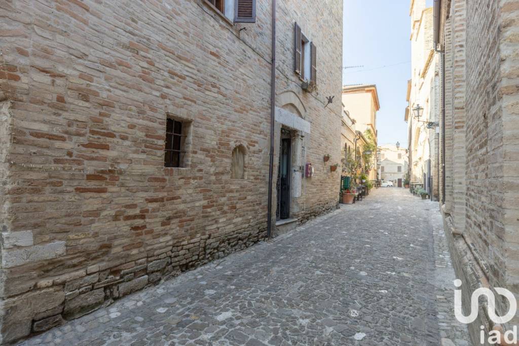 Intero Stabile in vendita a Fermo via giulio cesare