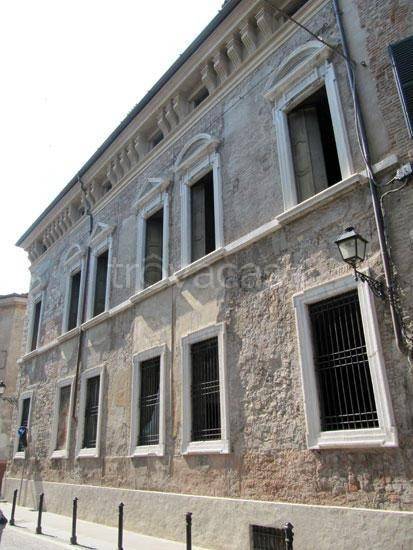 Intero Stabile in vendita a Brescia