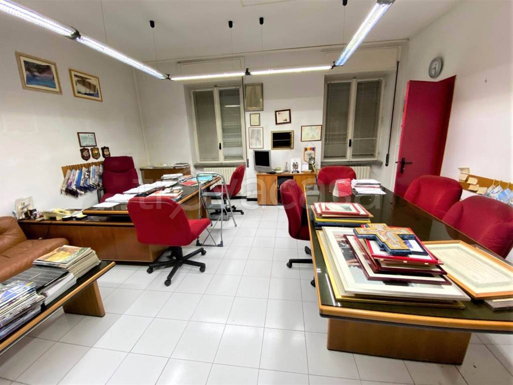 Intero Stabile in vendita a Catanzaro