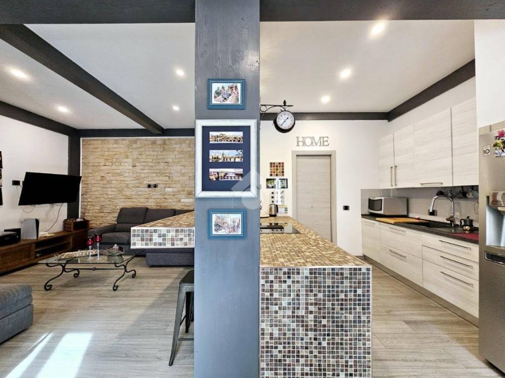 Casa Indipendente in vendita a Quartu Sant'Elena via c. De Cristoforis, 41