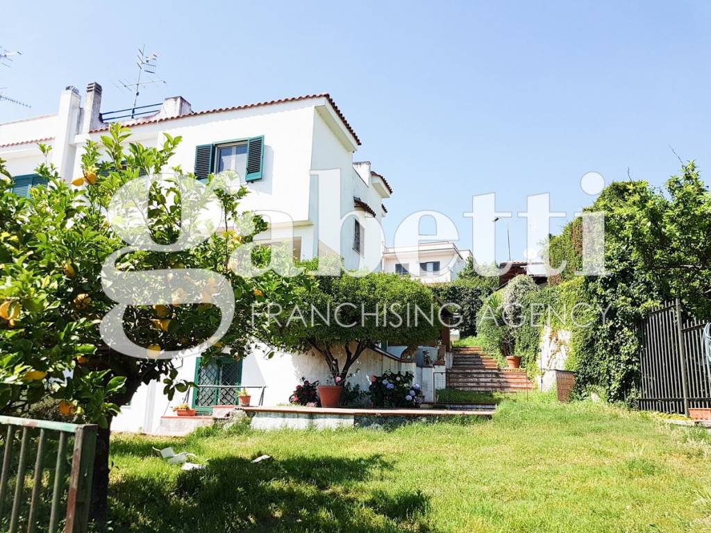 Villa Bifamiliare in vendita a Giugliano in Campania via San Nullo