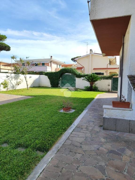 Villa Bifamiliare in vendita ad Anzio via goya, 62