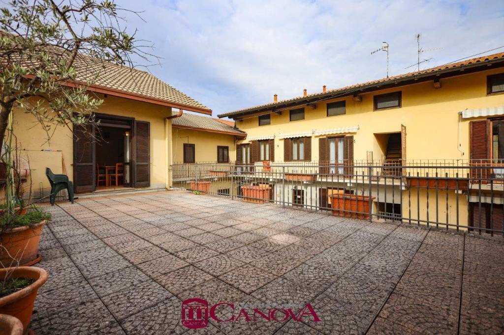 Appartamento in vendita a Besnate via Palestro