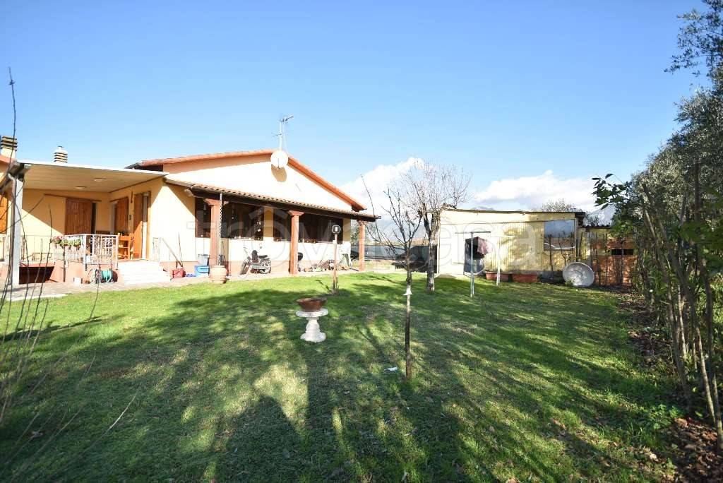 Villa in vendita a Forte dei Marmi via della Resistenza, 29