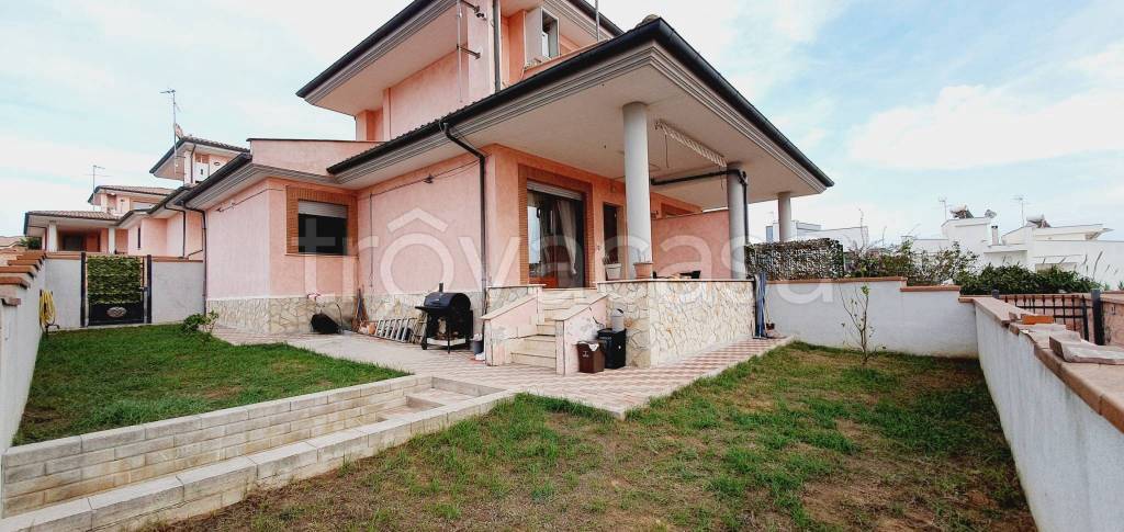 Villa Bifamiliare in vendita ad Anzio via Monte Celio