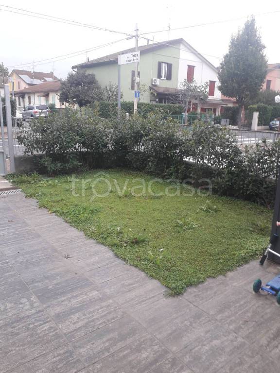 Villa Bifamiliare in in vendita da privato a Brescia villaggio Badia Traversa 2, 4