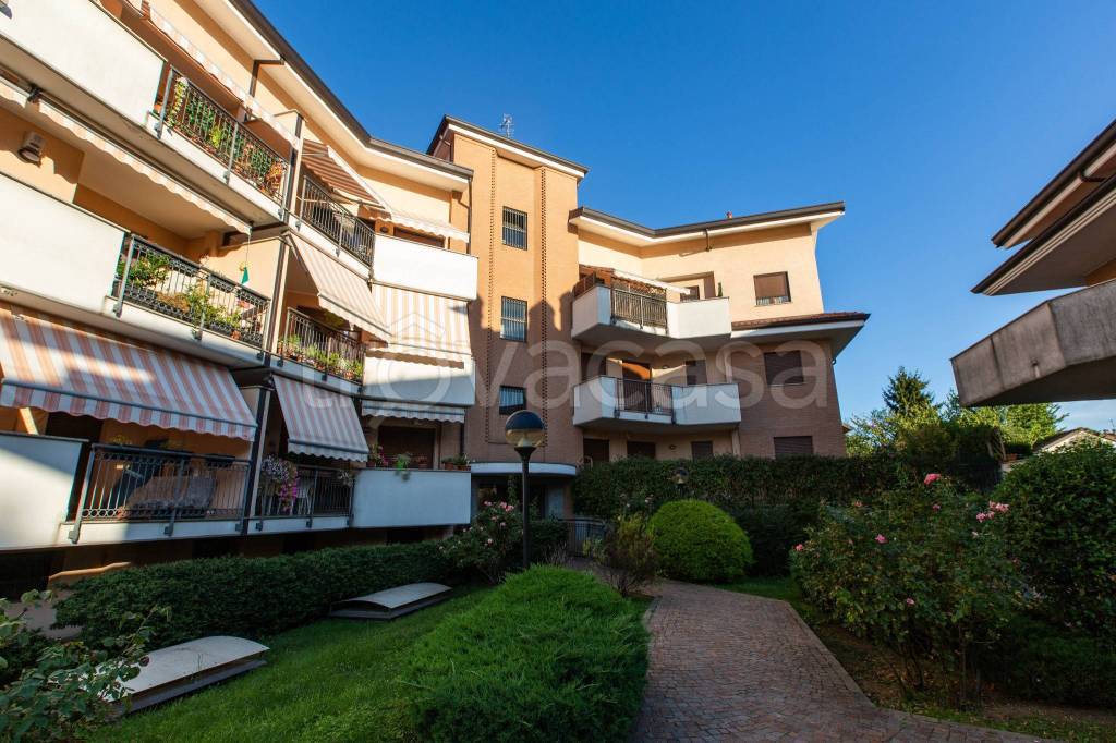 Appartamento in vendita a Cerro Maggiore via Eugenio Curiel, 45