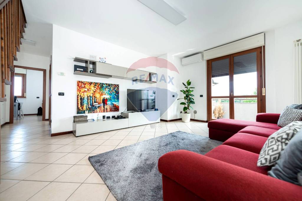 Appartamento in vendita a Cassano Magnago via Fogazzaro, 9