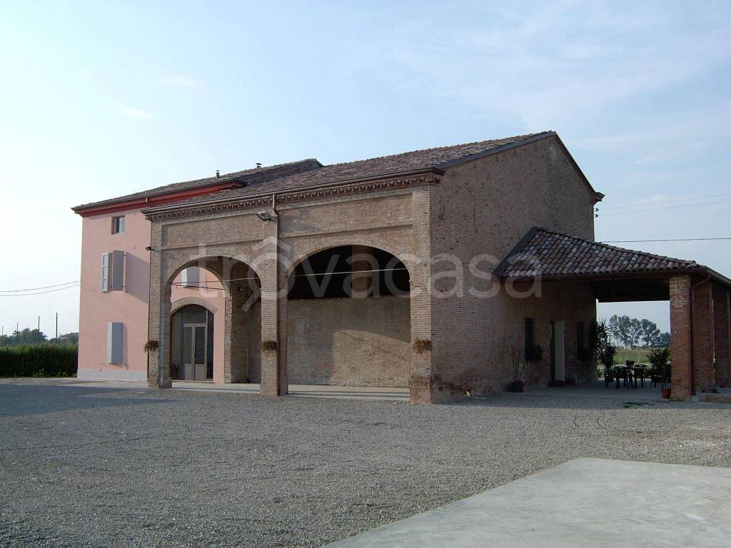 Casale in vendita a Fontanellato strada Comunale Farnese