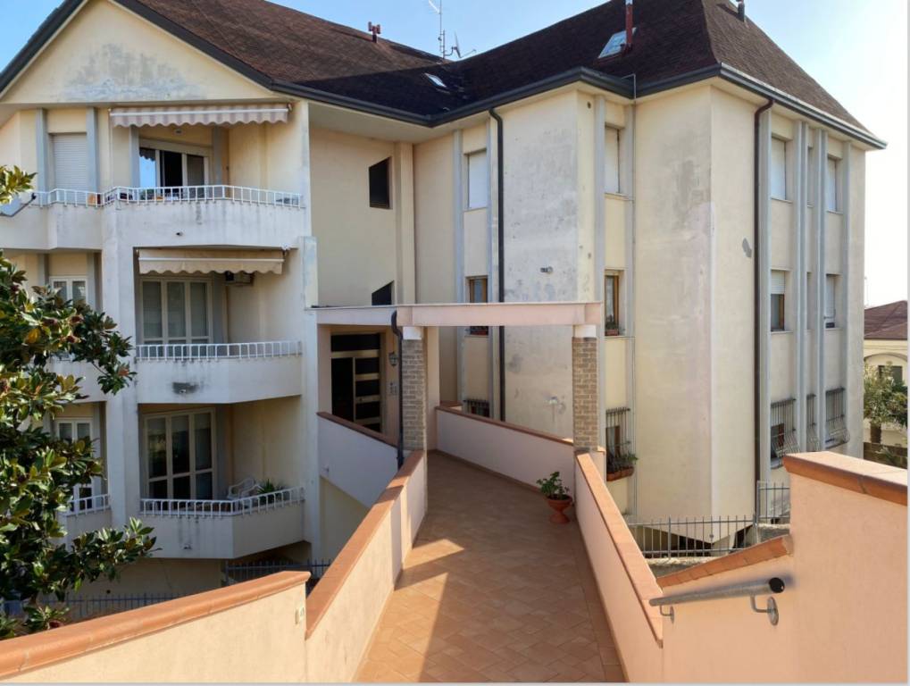 Appartamento all'asta a Francavilla al Mare via Villagio unraa