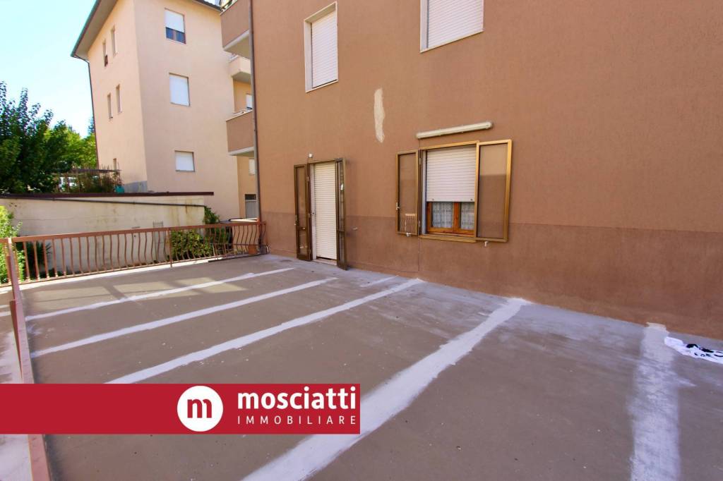 Appartamento in vendita a Matelica via Brodolini, 12