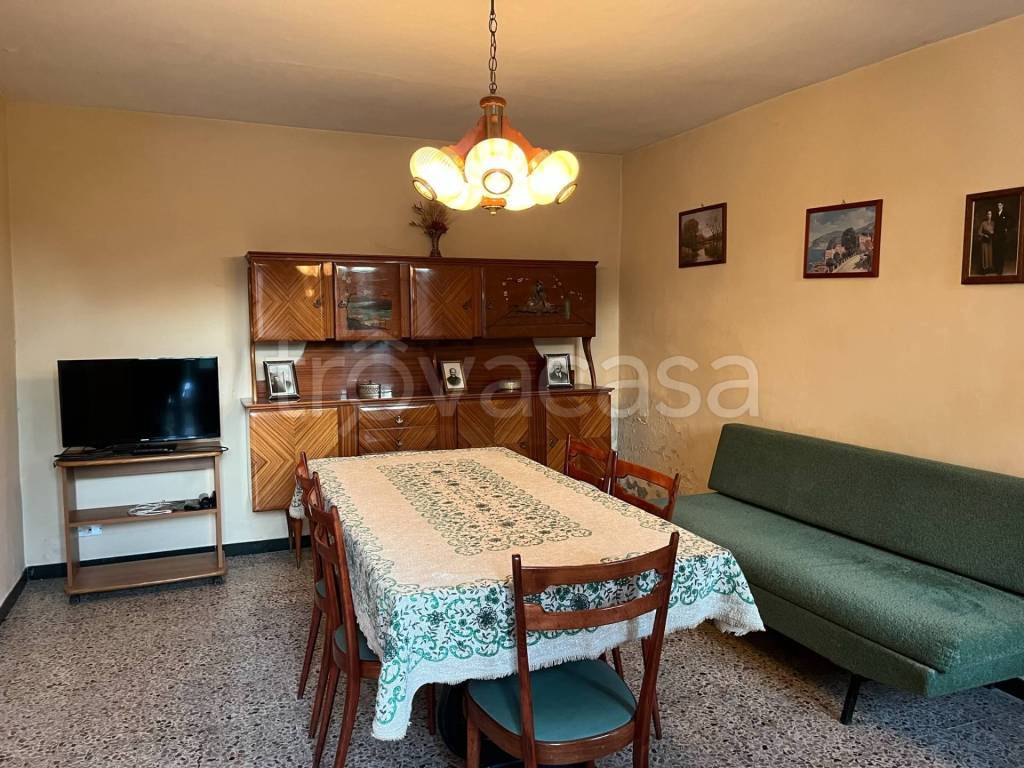 Appartamento in vendita a Cocconato strada Roletto Rocca, 22