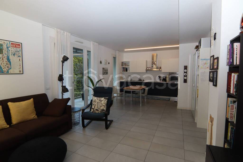 Appartamento in vendita a Como via Ennodio