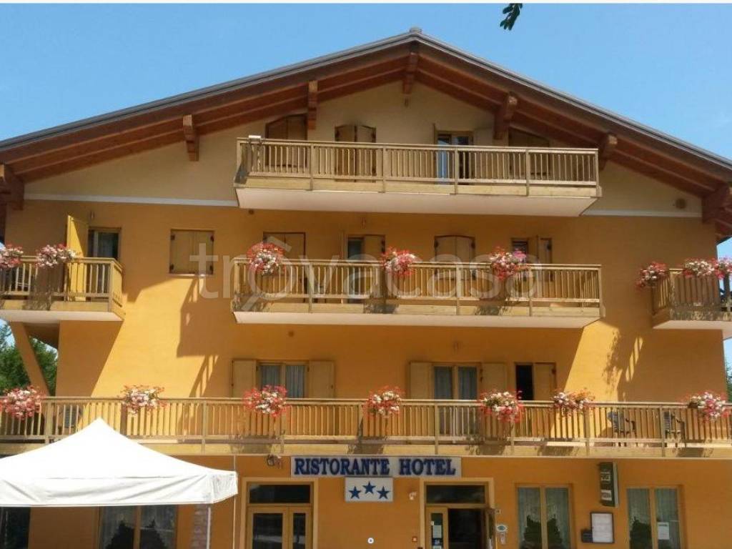 Alberghi con giardino in vendita a Trento Trento Ovest - TrovaCasa