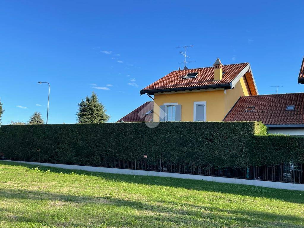 Villa in vendita ad Arconate via Tito Speri, 4