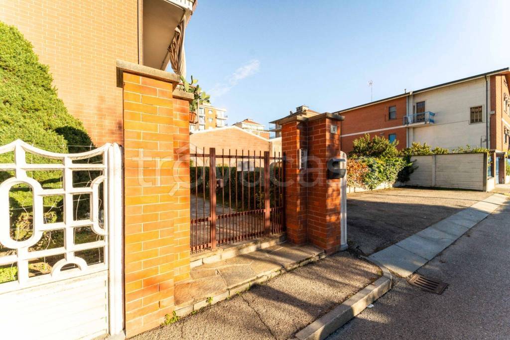 Appartamento in vendita a Carmagnola via Superga, 8
