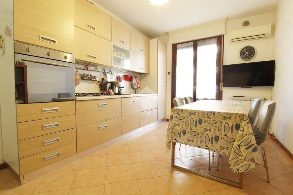 Appartamento in vendita a Prato via della Romita, 95