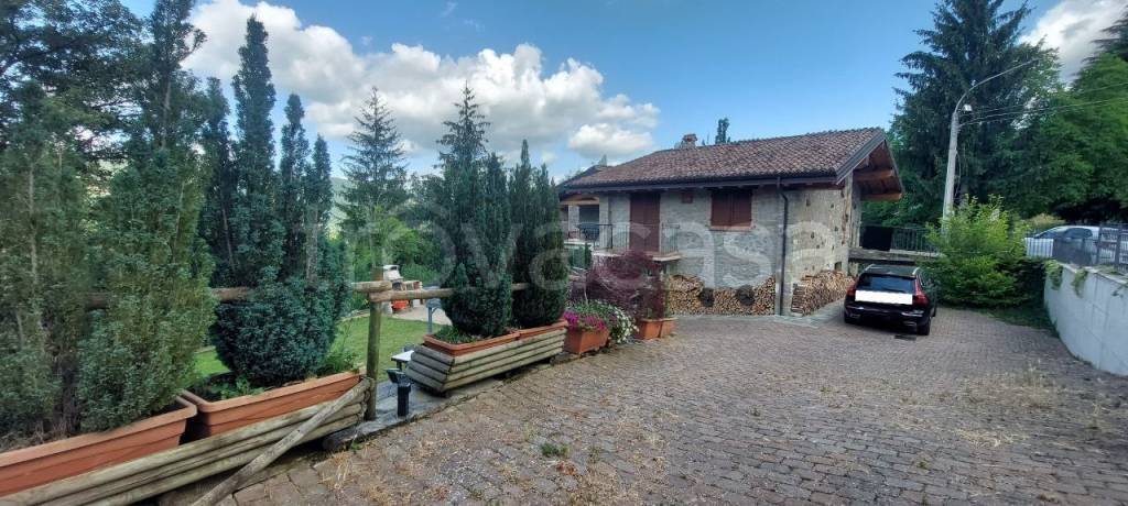 Villa in vendita a Farini località Montereggio