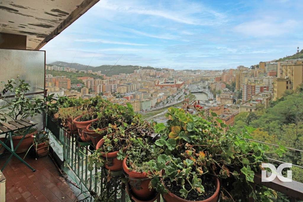 Appartamento in vendita a Genova via Antonio Burlando