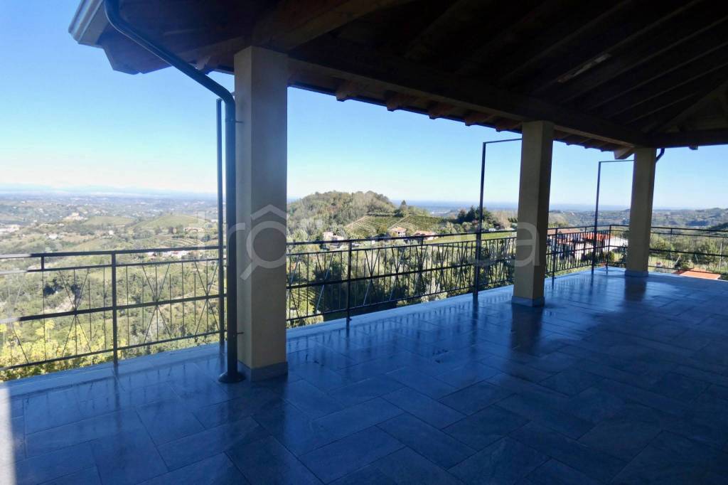 Villa in vendita a Cassinasco