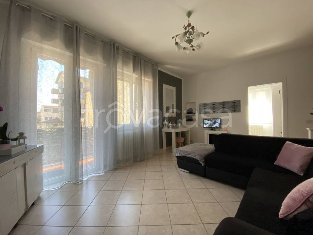 Appartamento in vendita a Follonica via Cassarello, 5