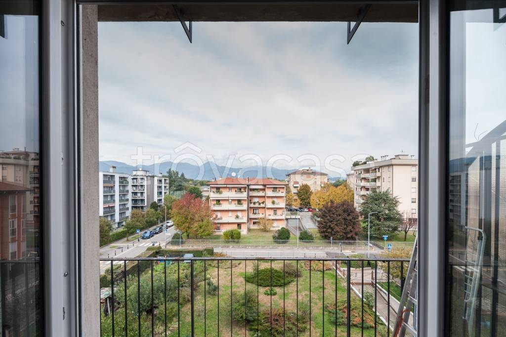 Appartamento in vendita a Bergamo via Amerigo Vespucci, 5