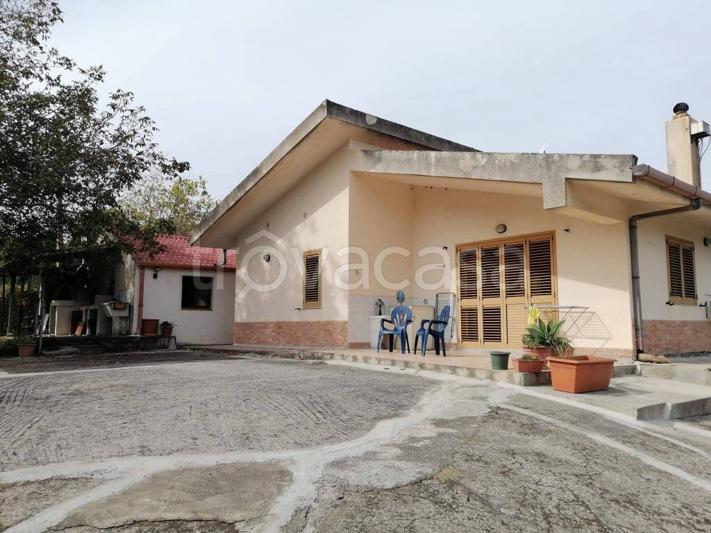 Casa Indipendente in vendita a Gualtieri Sicaminò contrada Pietrazzi