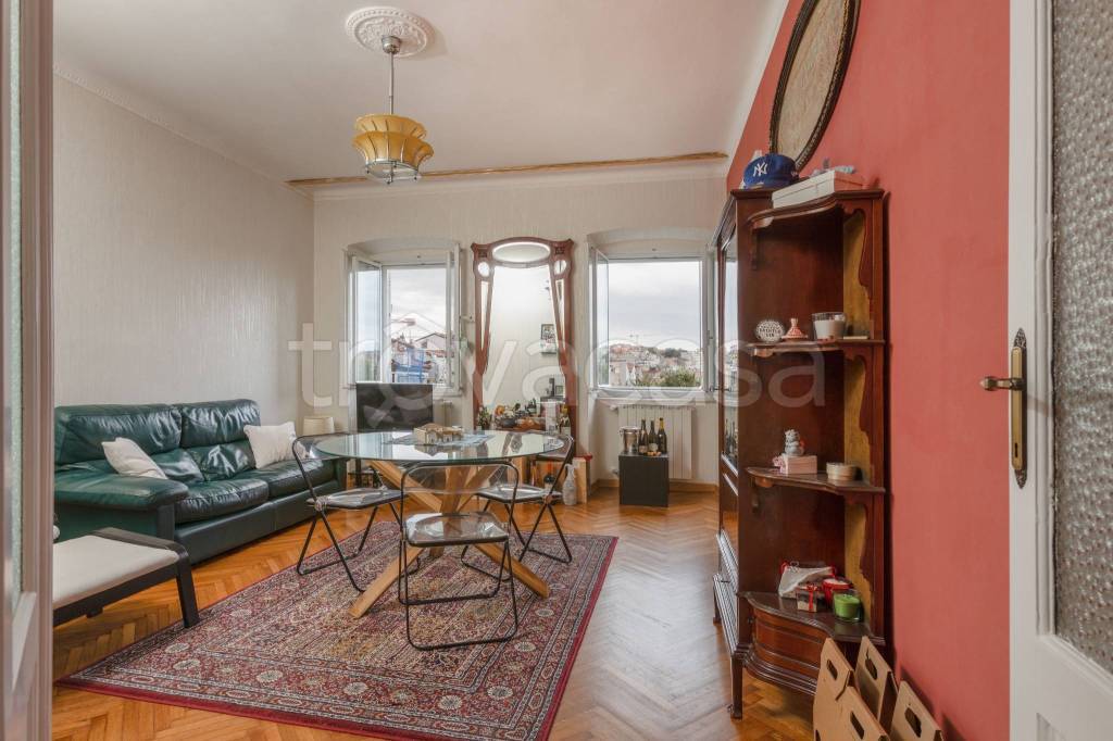 Attico in vendita a Trieste via Jacopo Cavalli, 10