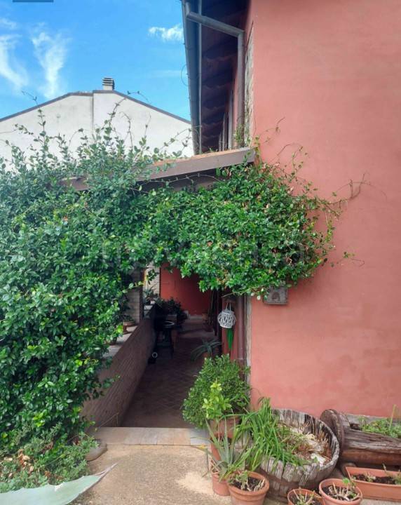 Appartamento all'asta a Collecorvino via campotino