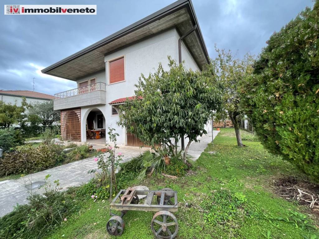 Casa Indipendente in vendita a Lonigo via roma, 52