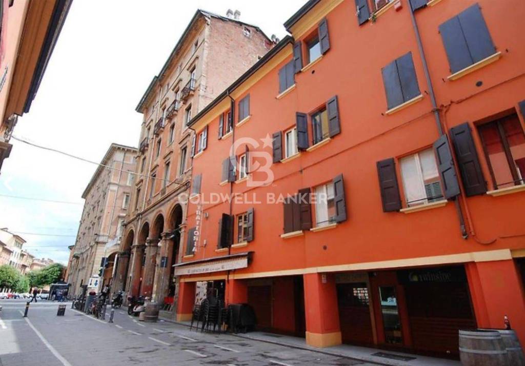 Intero Stabile in vendita a Bologna via De' Falegnami, 18
