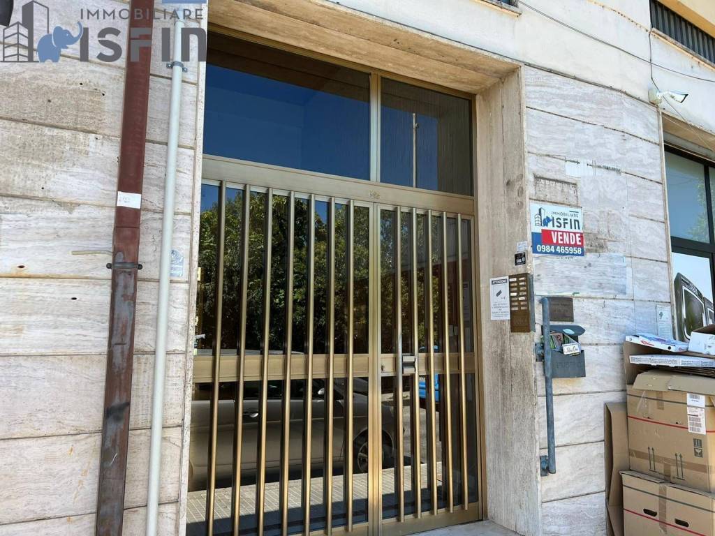 Appartamento in vendita a Cosenza via Delle Medaglie d'Oro, 155