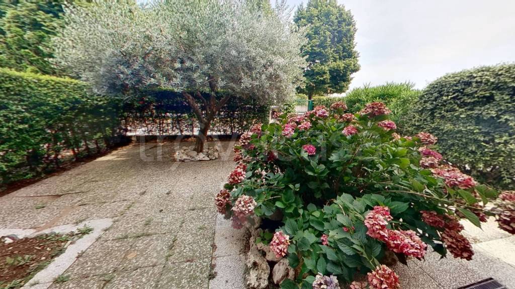 Villa a Schiera in vendita a Castano Primo via vittime di ustica, 14