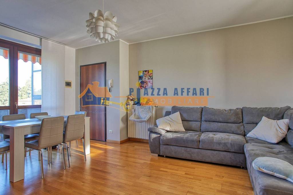Appartamento in vendita a Caronno Varesino via Pasubio