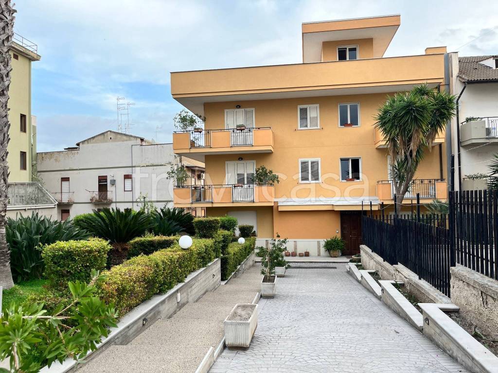Appartamento in in vendita da privato a Carlentini via Arturo Toscanini, 4