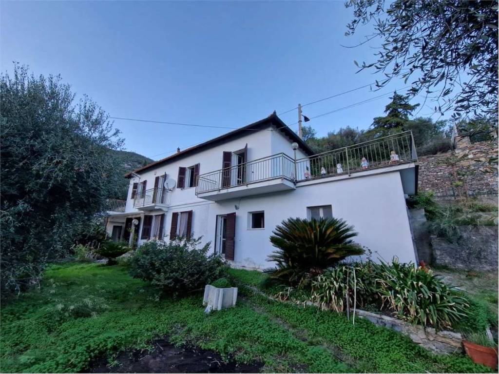 Casa Indipendente in vendita ad Alassio via Adelasia, 147