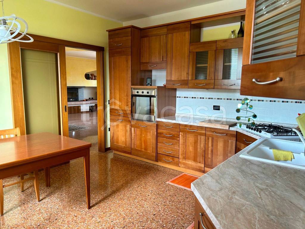 Villa Bifamiliare in vendita a Barbarano Mossano via Ponte