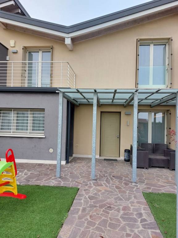 Villa a Schiera in in vendita da privato a Orzinuovi via Antonio Meucci