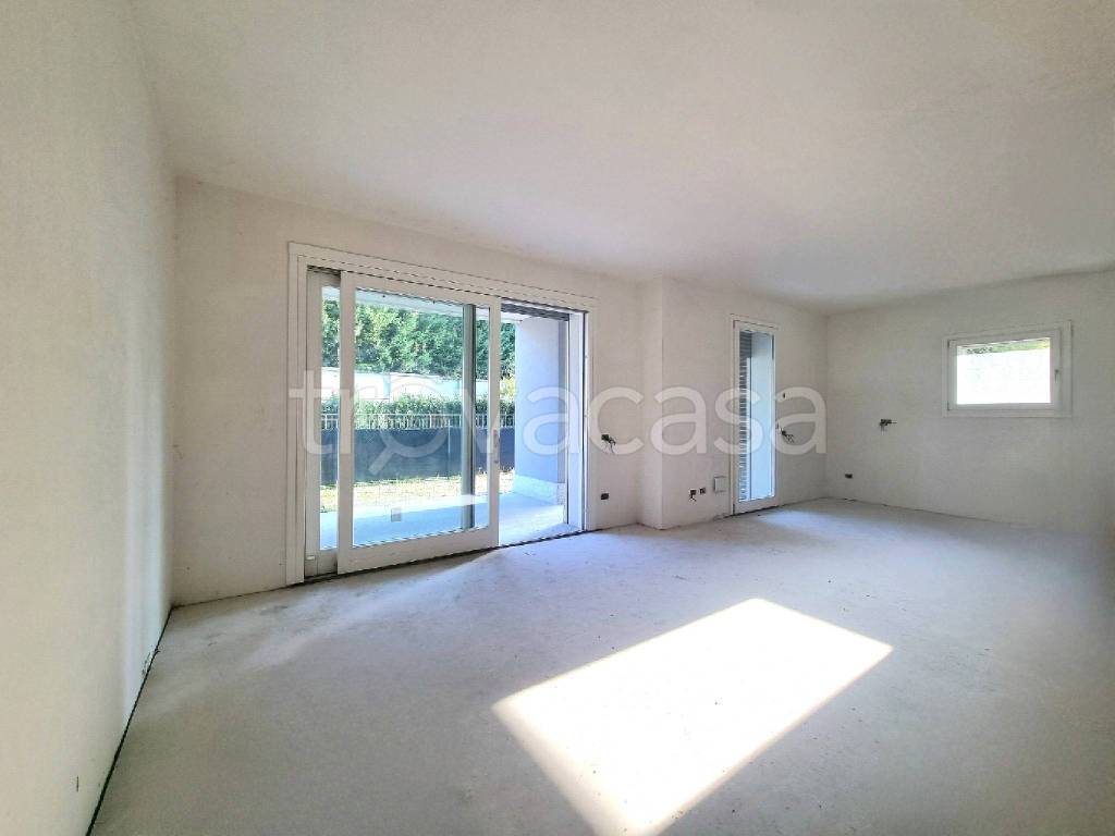 Appartamento in vendita a Merate via Statale d. Lago di Como e d. Spluga, 47