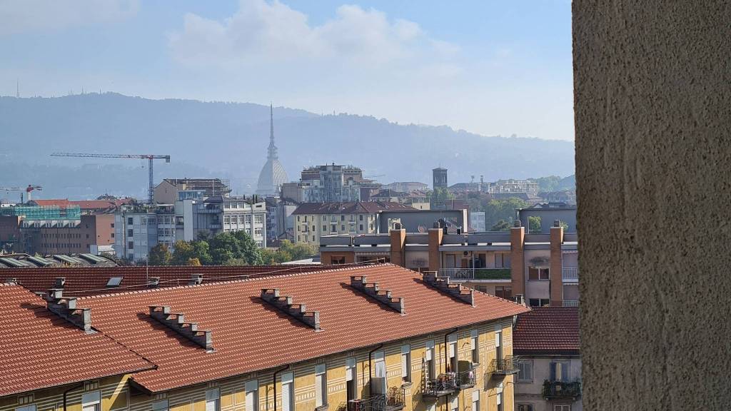 Appartamento in vendita a Torino via Schio, 11