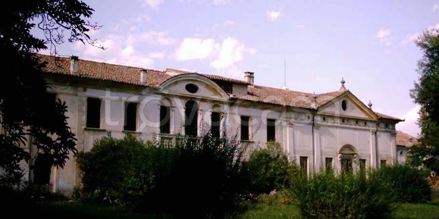 Intero Stabile in vendita a Castello di Godego via Guglielmo Marconi