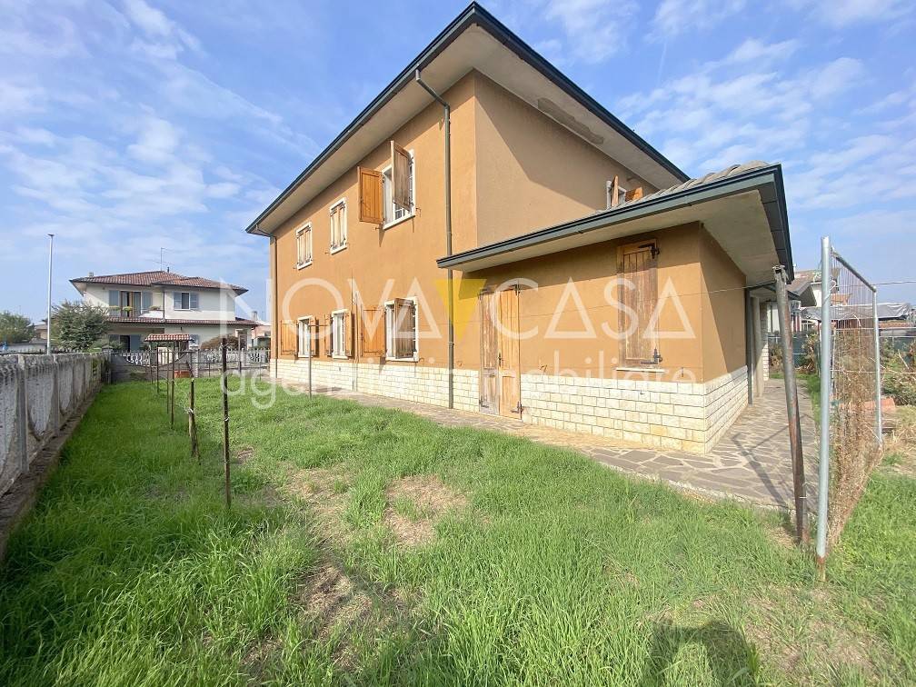 Villa in vendita a Offanengo via Vittorio Veneto
