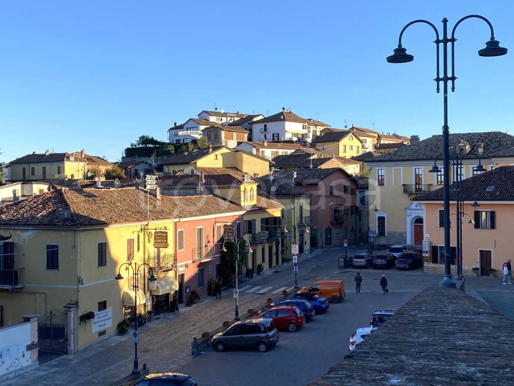 Appartamento in vendita ad Alba corso Langhe, 35/a