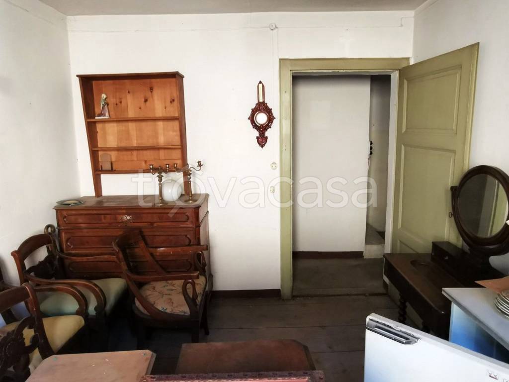 Casa Indipendente in vendita a Cuasso al Monte via Roma, 80