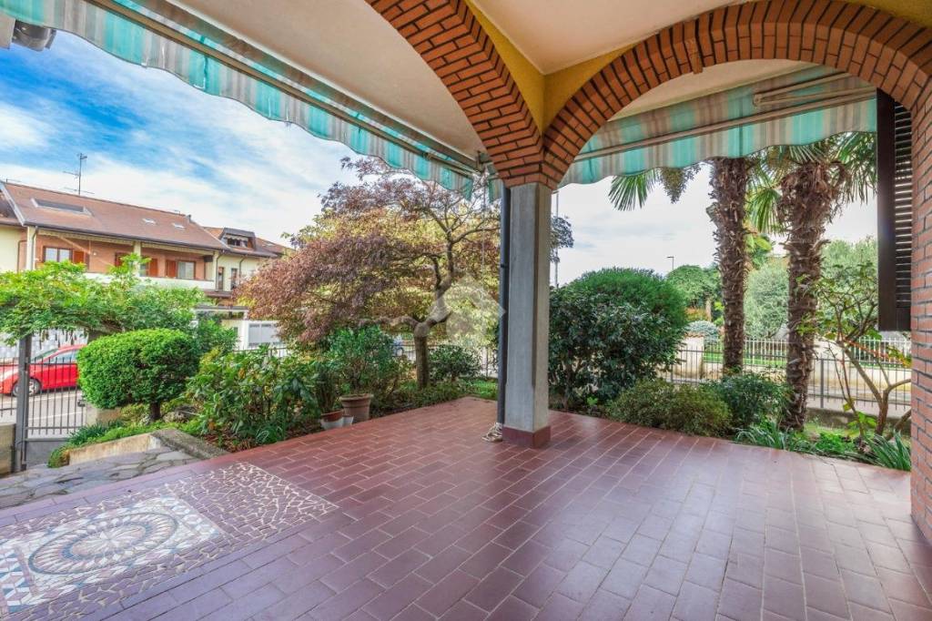 Villa a Schiera in vendita a Gorla Maggiore via e. Mattei, 25