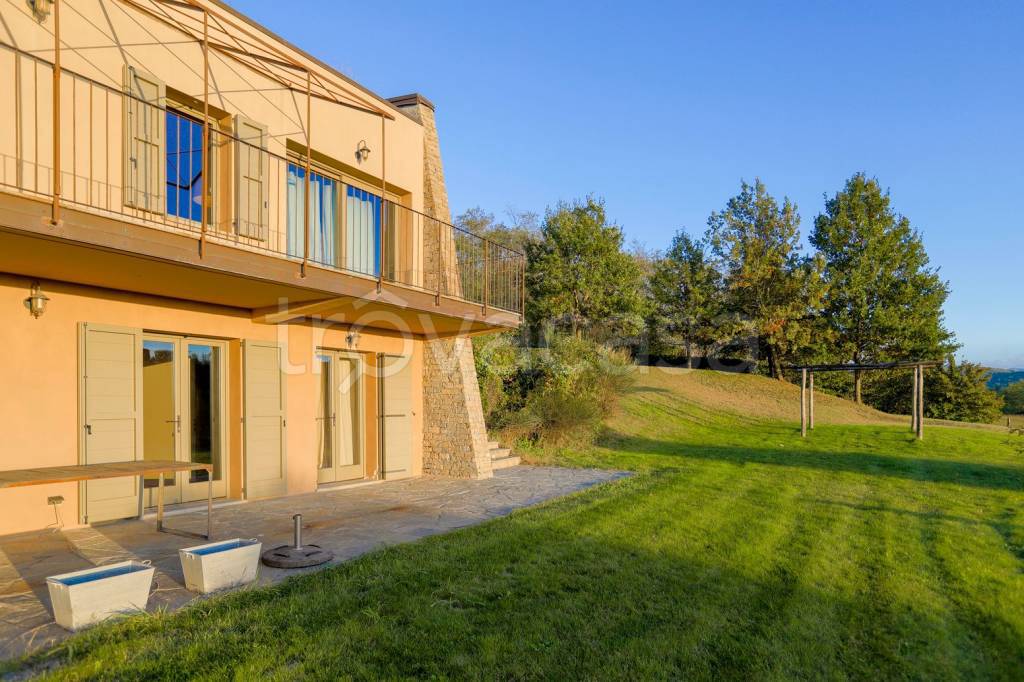 Villa in vendita a Serravalle Scrivia via Costiera Bicocca