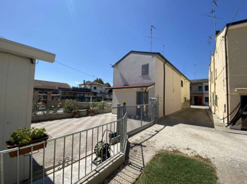 Appartamento all'asta ad Argenta via Burioni