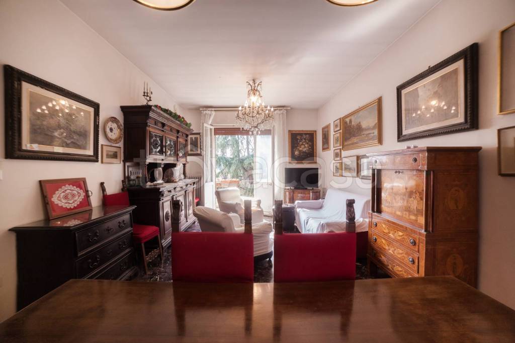 Appartamento in vendita a Bologna via Berengario da Carpi